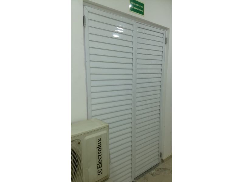 JANELAS ACÚSTICAS EM SANTA CRUZ DA SERRA - RJ